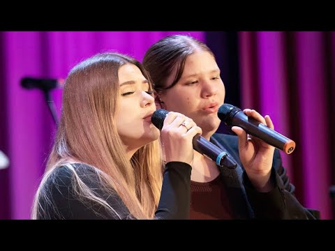 Gesangsauftritt von Vanessa Zinner bei „Golden Voices of Gospel“ in ...