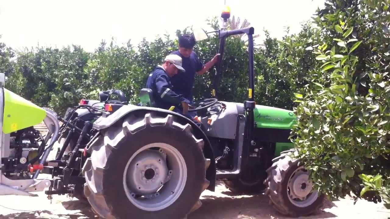 DEMO TRACTOR AGRICOLA AGROPLUS F320 DEUTZ FAHR - COEXA DIC 2013 - YouTube