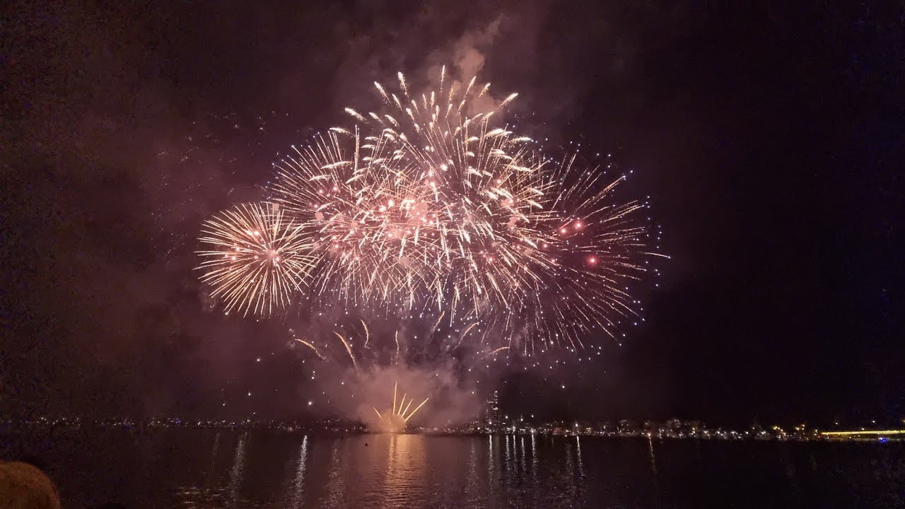Perth 🇦🇺 Newyears Eve Fireworks 🎆 2024 - YouTube