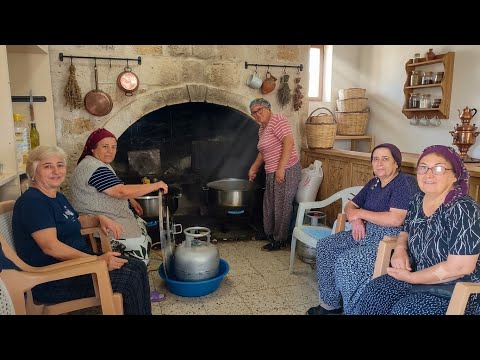 Kasım Güner in yeni temeli atılacak olan evin kurban yemeği 03 20260912