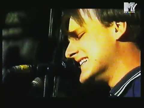 Pavement - Kennel District + Here live at Reading Festival 1995. MTV ...