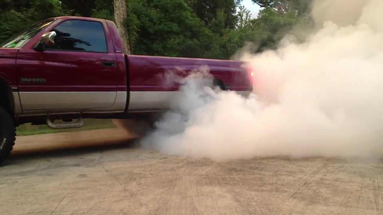 Huge 5.9l 2500 Cummins Burnout - YouTube