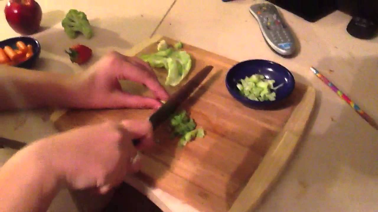 How to Make a Nutritious Budgie Meal! - YouTube