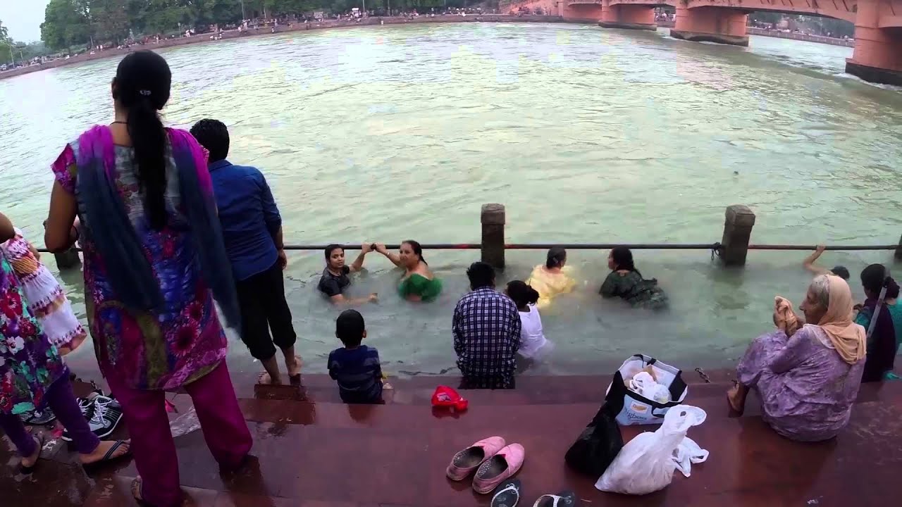 India, Haridwar: Pray to Ganga Ma (Ganges River) - YouTube