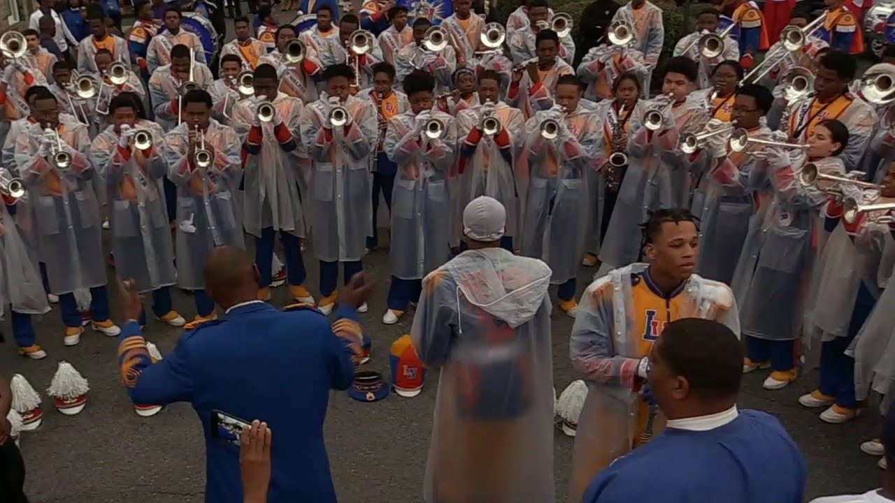 Edna Karr vs Landry Walker Marching Band - 2018 Bacchus Mardi Gras ...
