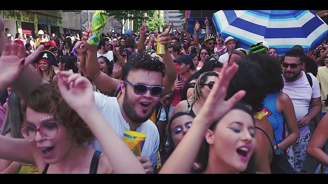 Bloco Lua Vai | Cortejo 2017 - YouTube