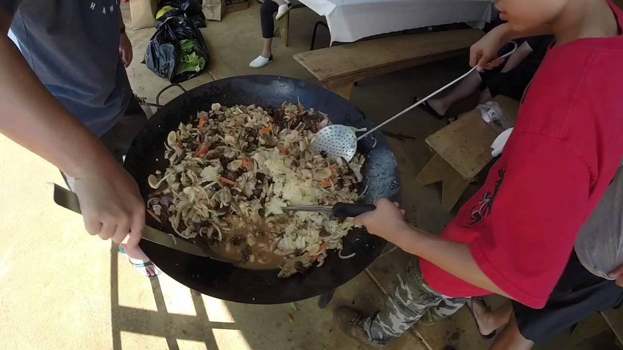 Cooking chicken hekka - YouTube