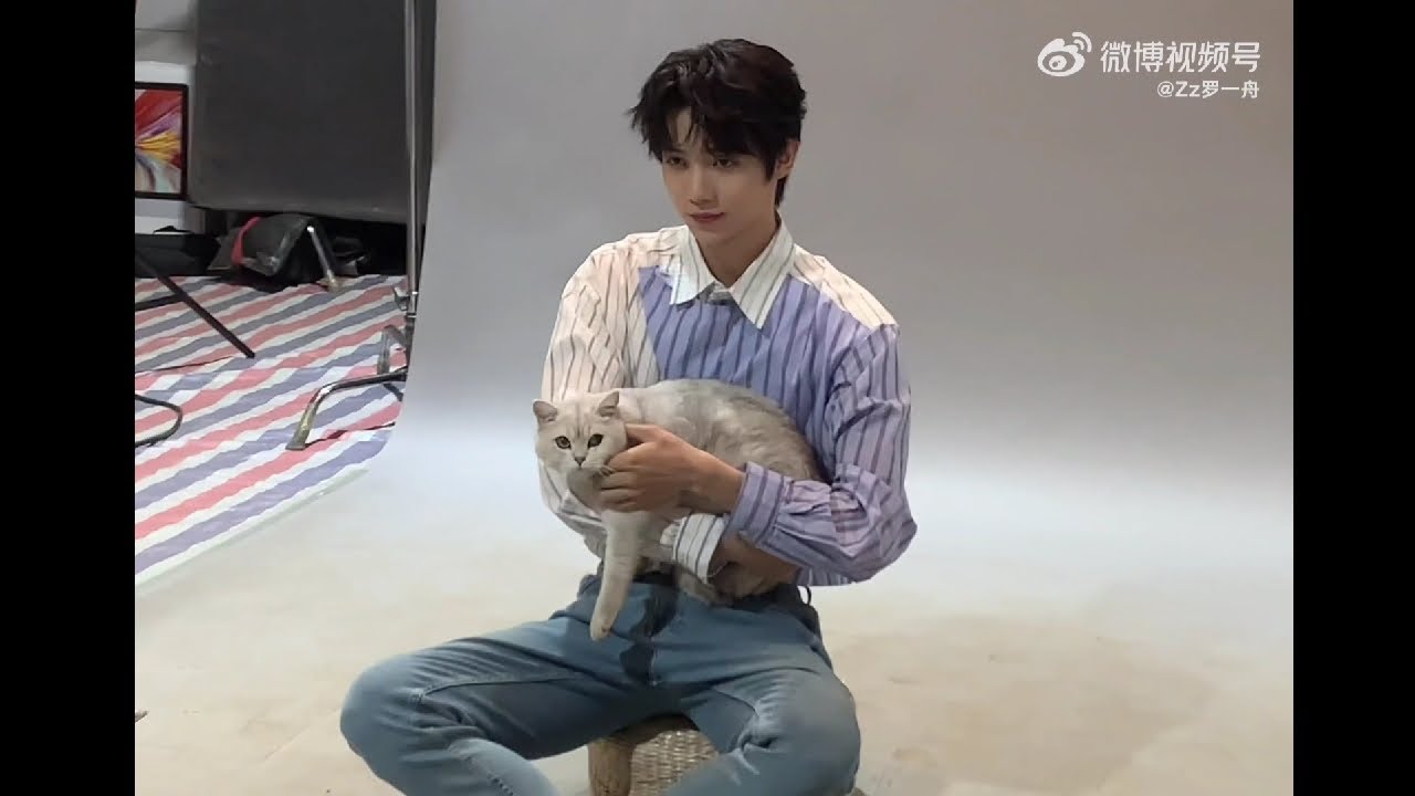 Luo Yizhou Weibo Super Topic Chat 2nd Short Video Update 💚 11 May 2023 ...