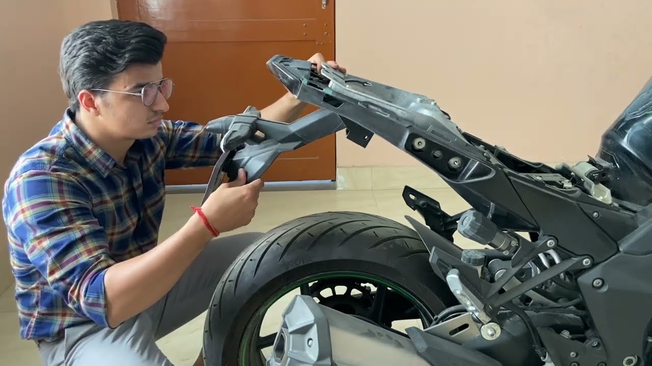 kawasaki ninja 1000sx tail tidy - YouTube