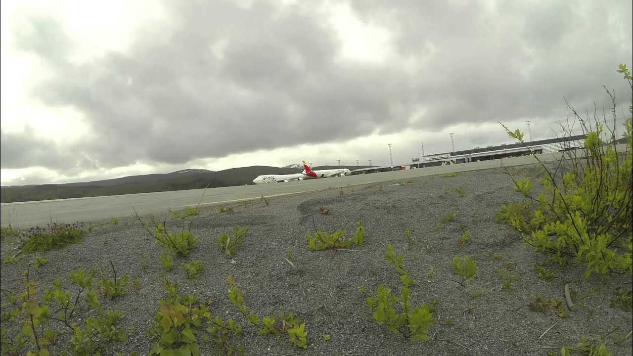 Time-lapse at Evenes Airport (GoPro Hero 3) - YouTube