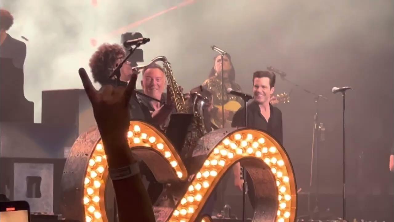 The Killers w/ Bruce Springsteen - “Born to Run” live at Madison Square Garden 10/1/22 - YouTube