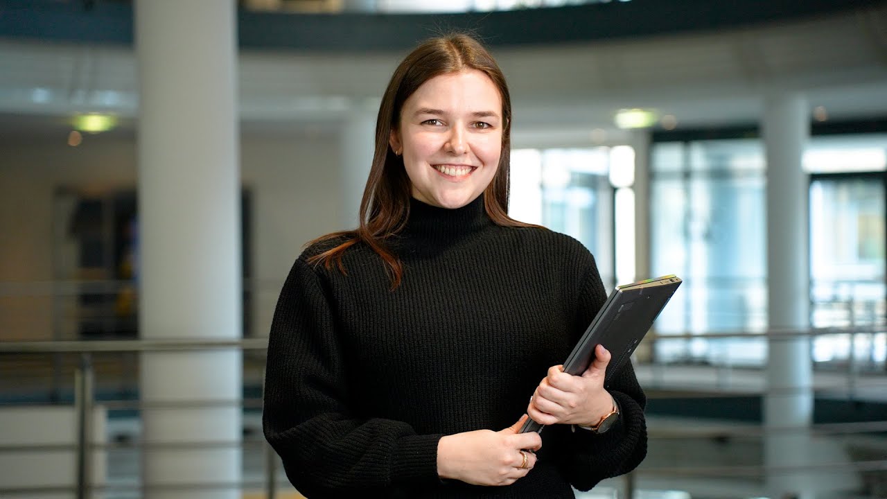 Jobstory Madeleine Koll - Trainee - YouTube