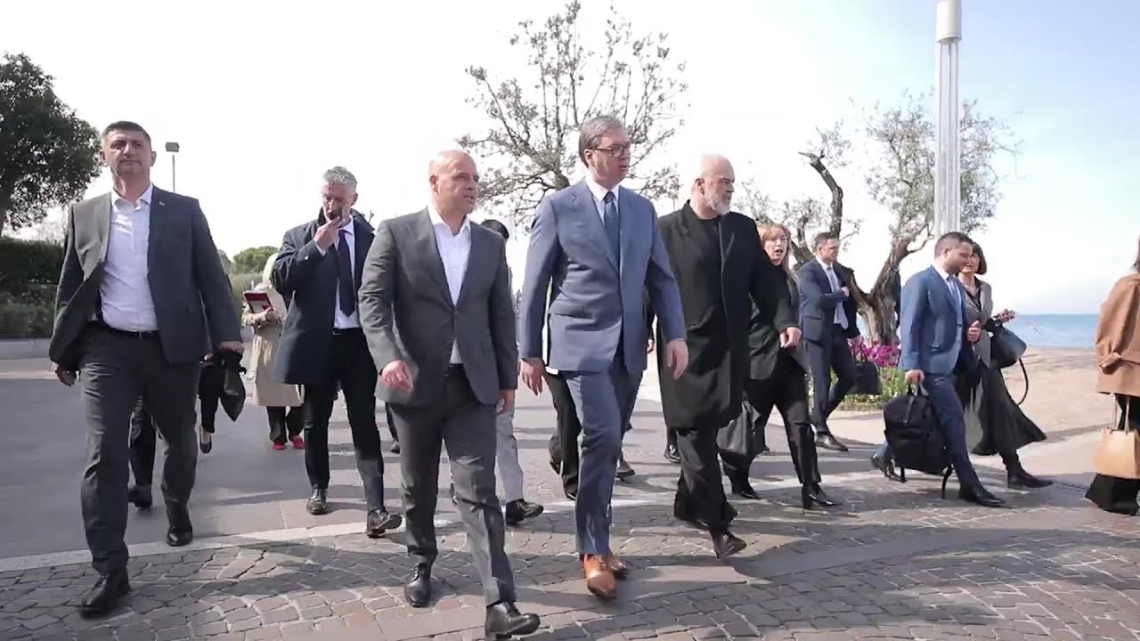 Во текот на јуни или јули паѓаат работните дозволи меѓу Македонија
