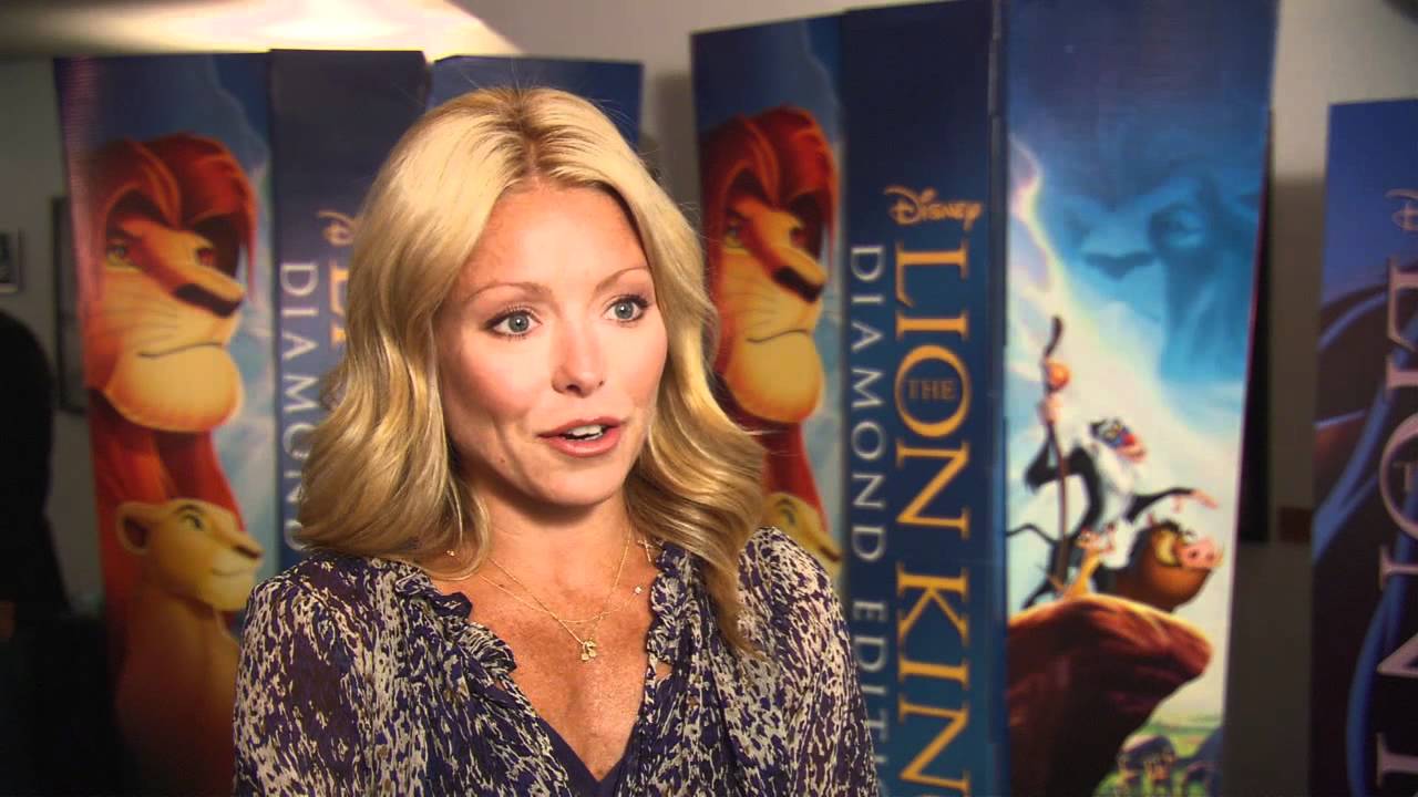 THE LION KING Screening (NYC) KELLY RIPA Talks - YouTube