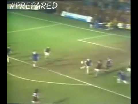 Aston Villa - Chris Nicholl goal league cup final '77 - YouTube