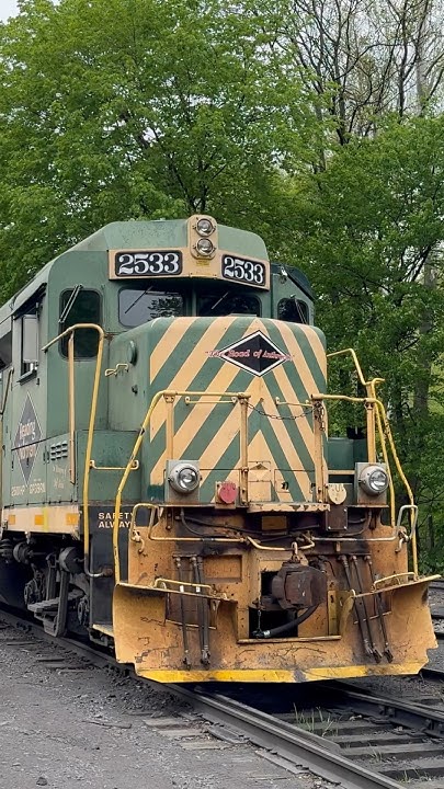 RBMN 2533 sitting in Port Clinton #camera #readingandnorthern #railroad #train - YouTube