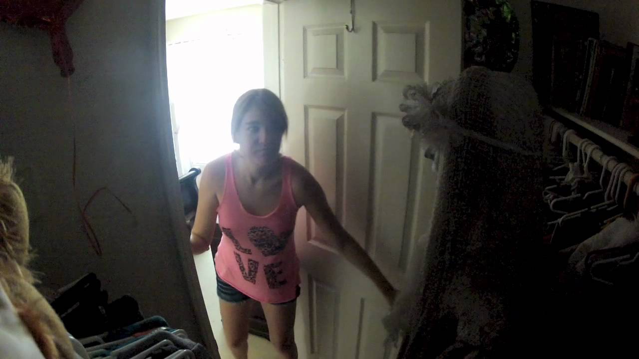 Pranking And Scaring My Sister Youtube