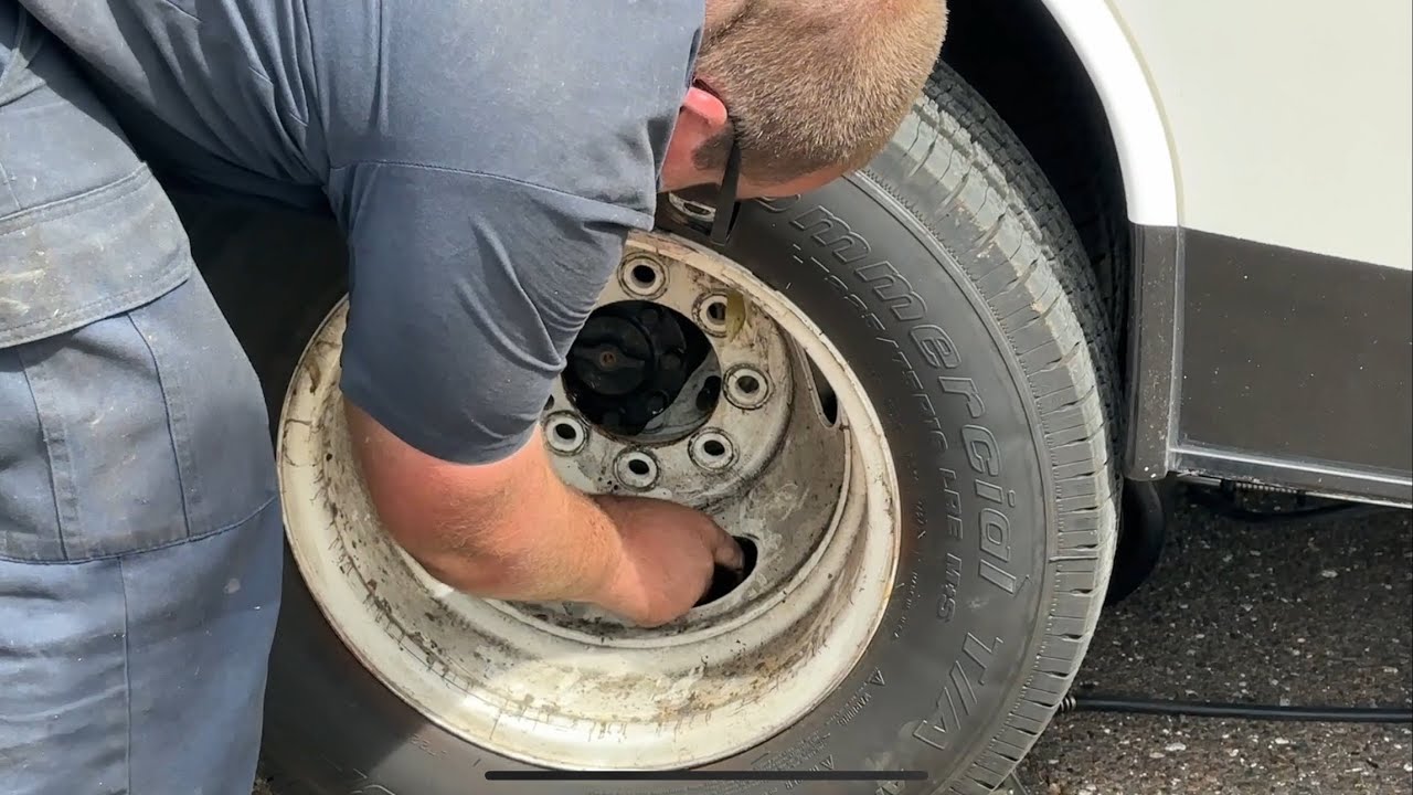 How To Remove The Dually Wheel Off E450 Motorhome and Hubcap - YouTube