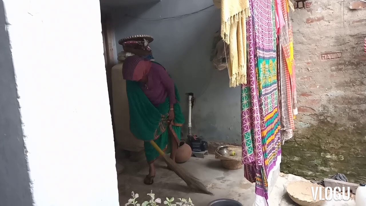 Mummy at work - YouTube