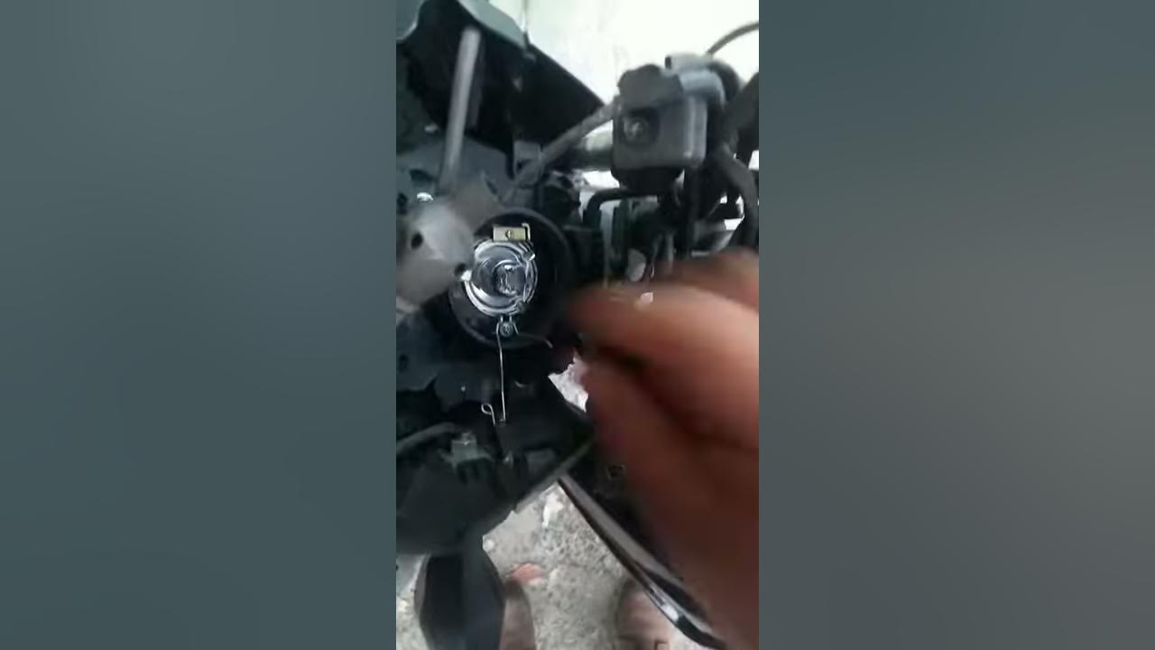 Pasos para cambiar foco KA150 - YouTube