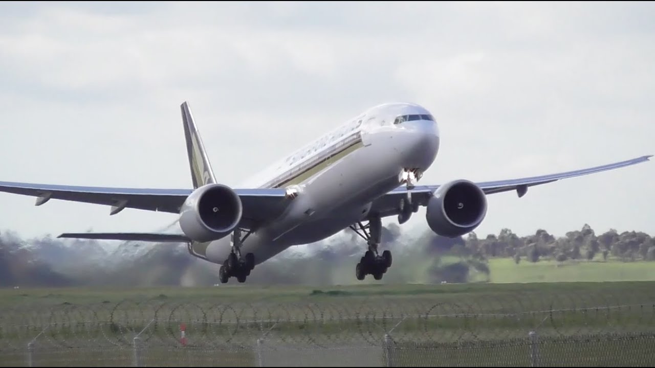 (HD) Plane Spotting at Melbourne Airport (Inc. Qantas 747 & Jetstar ...