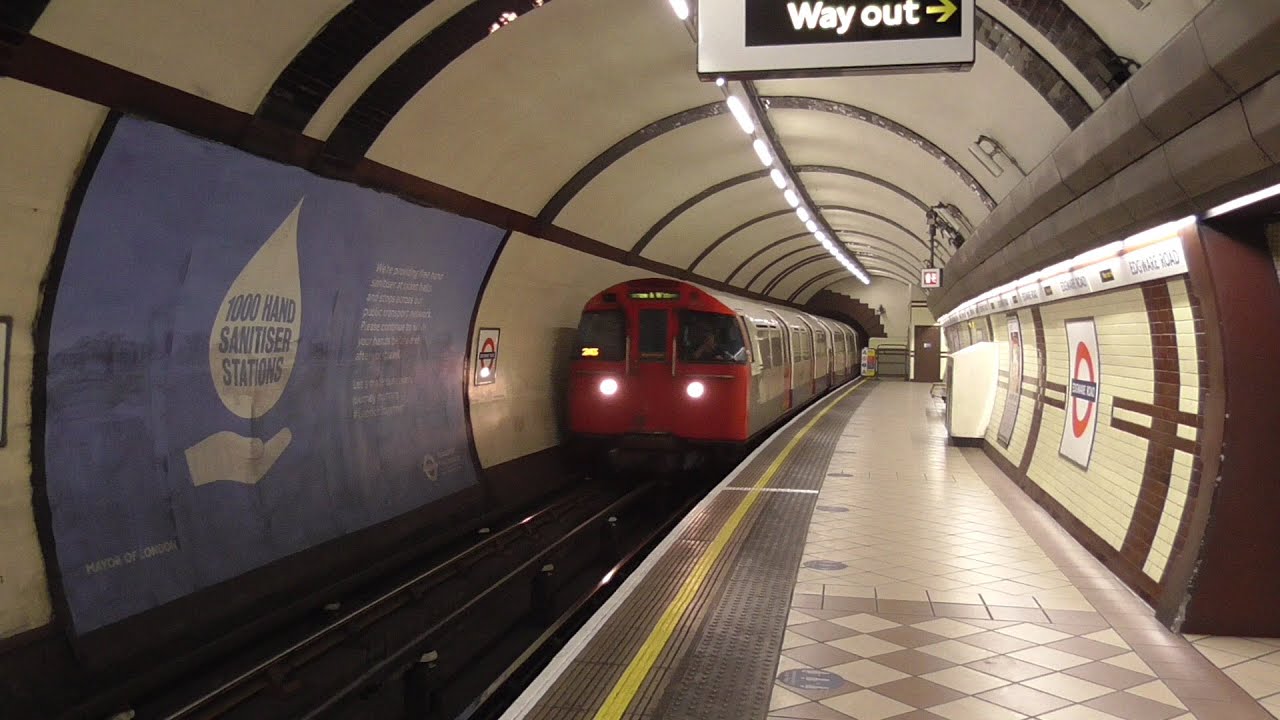 London Underground - Edgware Road Station (Bakerloo line) - YouTube