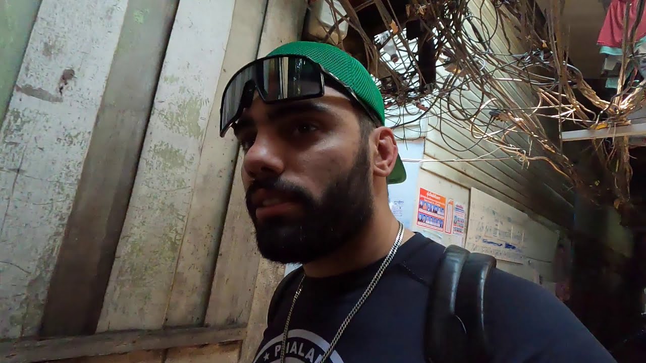 Exploring Bangkoks biggest slum | Klong Toey - YouTube