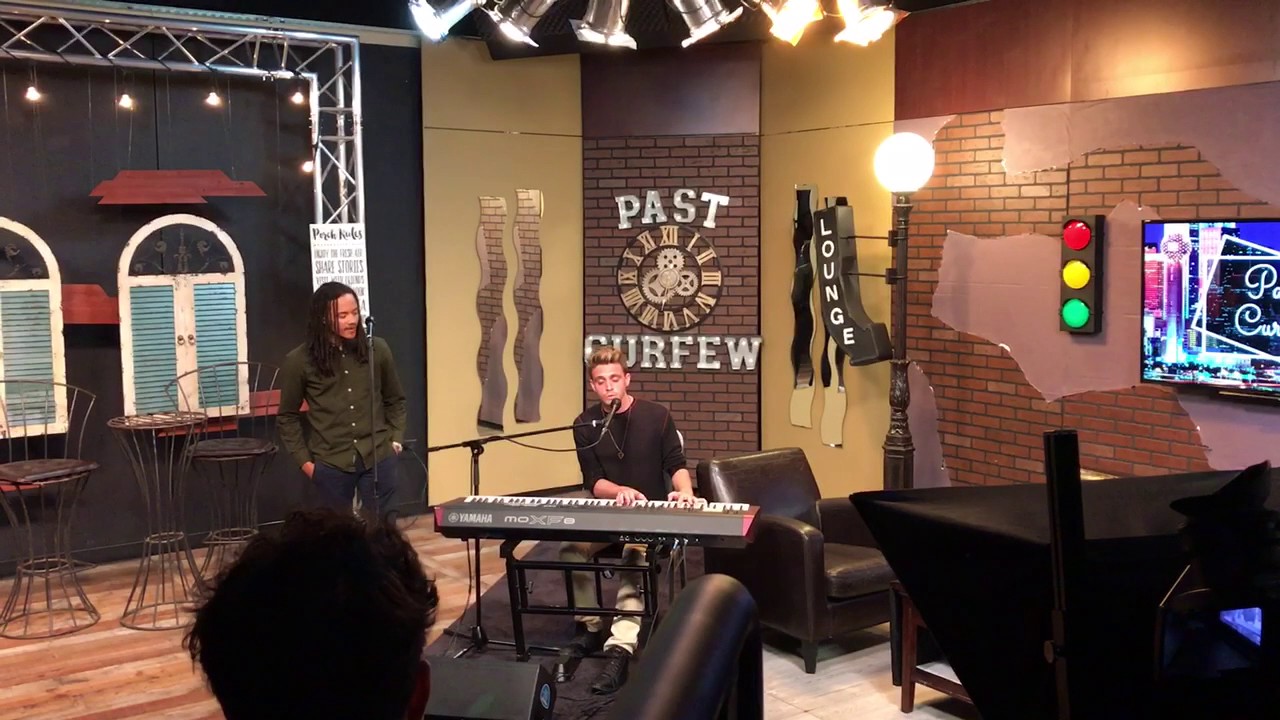Past Curfew show 10: musical performance- Nhagii DeGrate and Derek ...