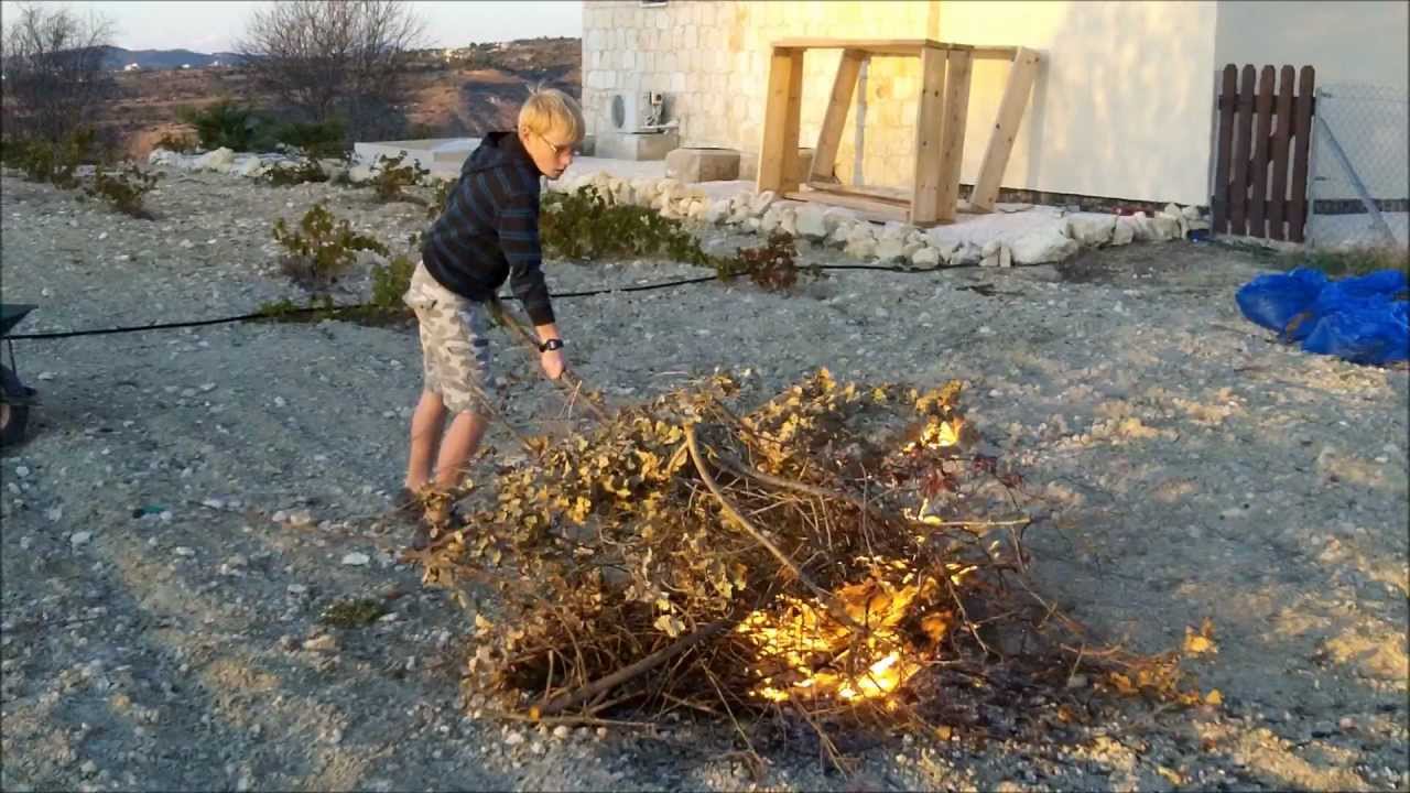 Lighting a Bonfire - YouTube