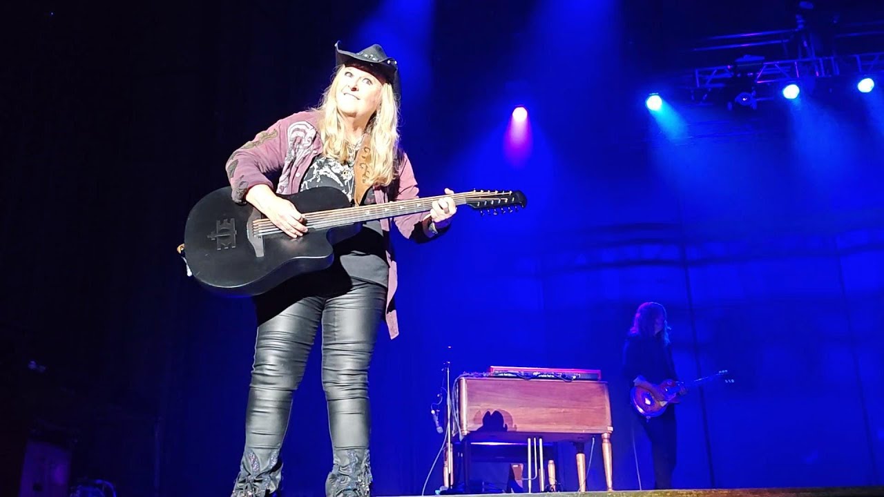 Melissa Etheridge - Come To My Window- Bangor, ME 8/30/2025 - YouTube
