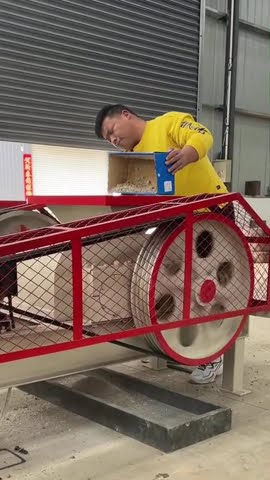 The two-roll sand making machine can break the stone into sand below 3 ...