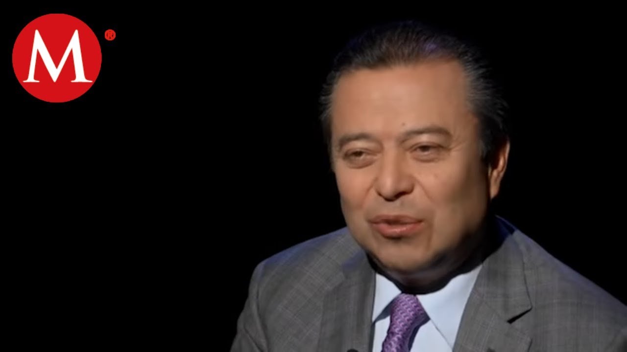 Cesár Camacho Quiroz en Tragaluz - YouTube