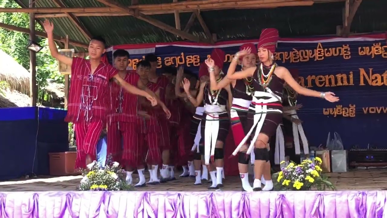 Karenni (Kayah) Traditional Dance by Morning Star Youths/ KND - YouTube