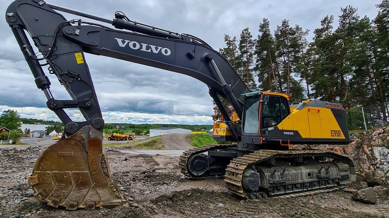 VOLVO'S LARGEST EXCAVATOR EC950F - YouTube