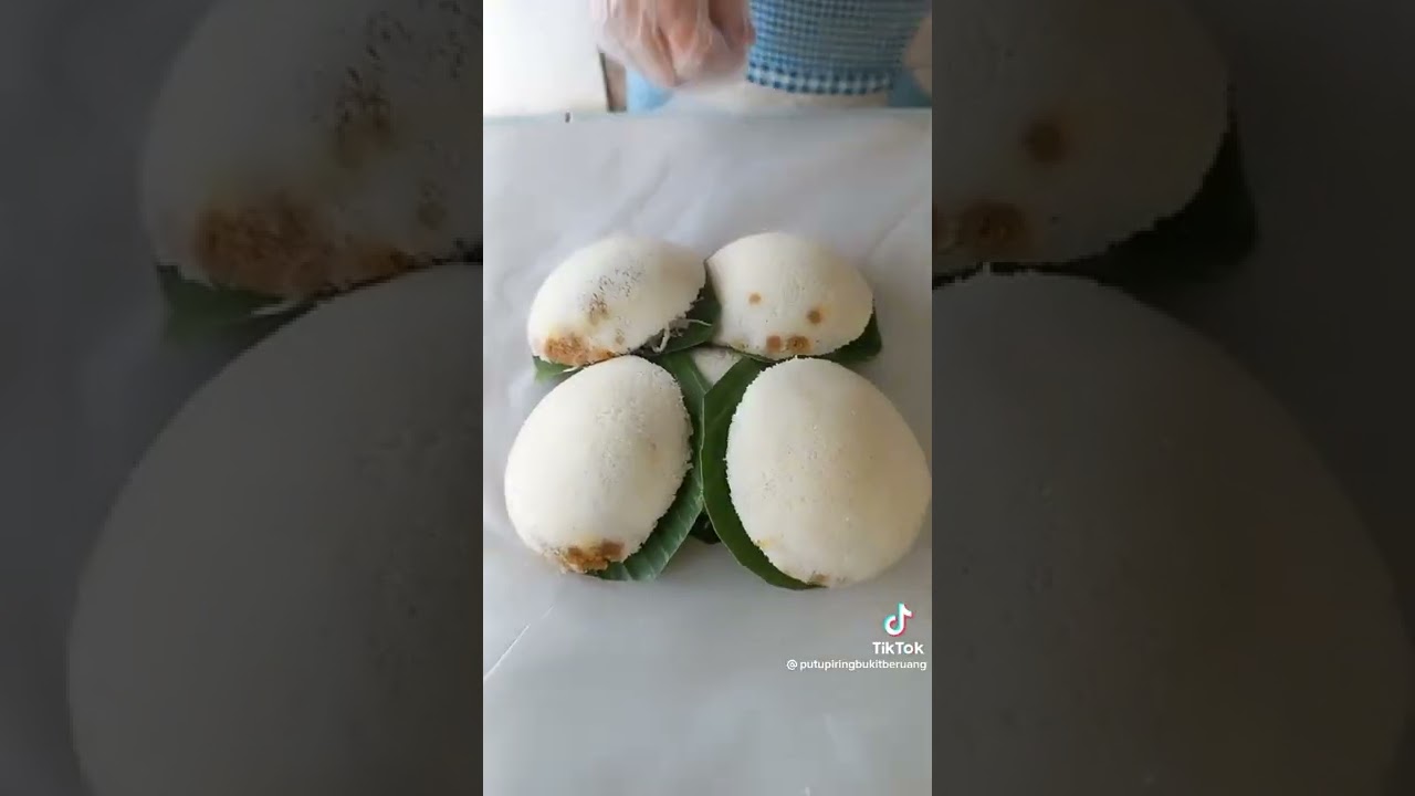 putu piring tradisional bukit beruang Melaka (gebu bebas) jom la ...