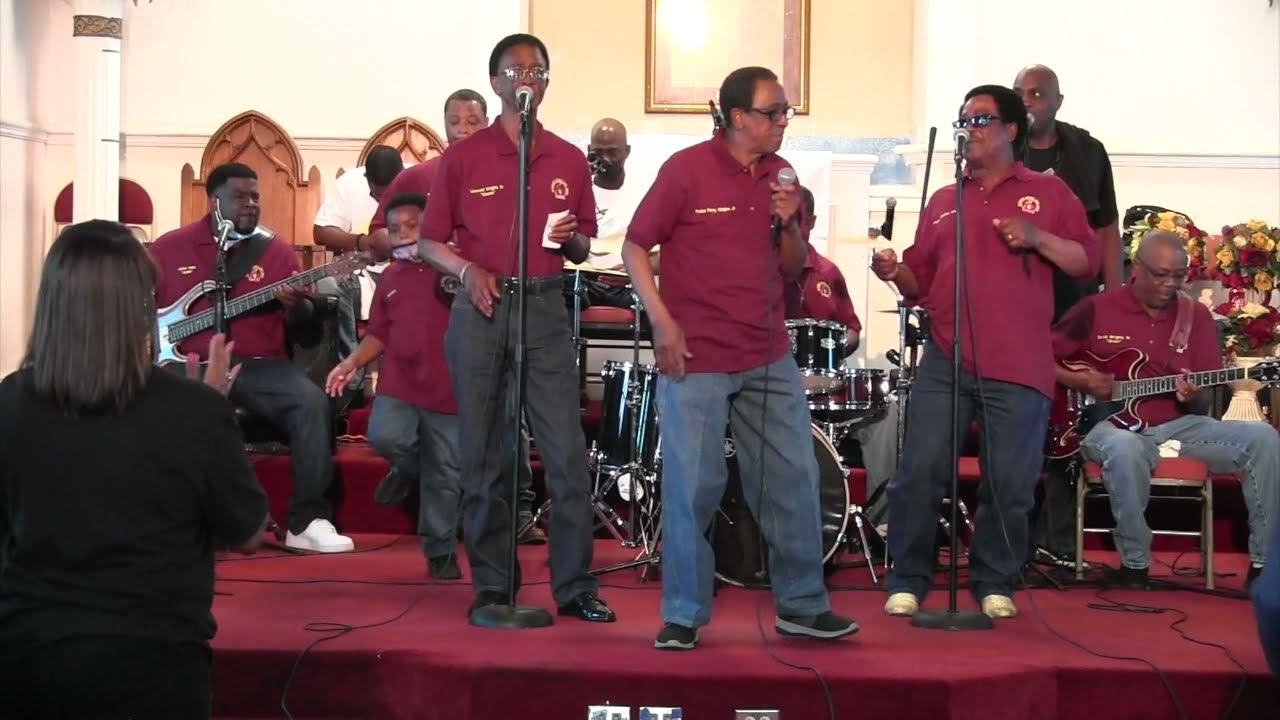 THE LEGENDARY LIGHTHOUSE SINGERS - YouTube