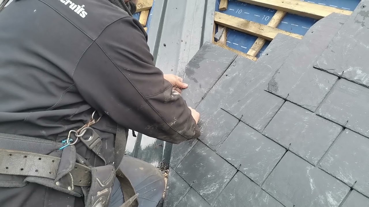 How to cut a slate for a valley. Using 100mm slate hooks - YouTube