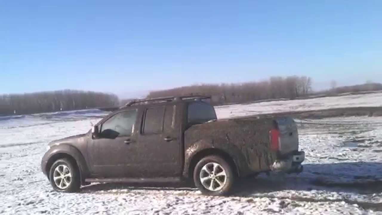 Nissan Navara D40 Platinum Snow drift - YouTube