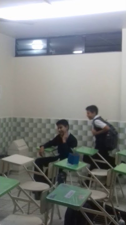 Cuando te duermes antes que empiecen las clases - YouTube