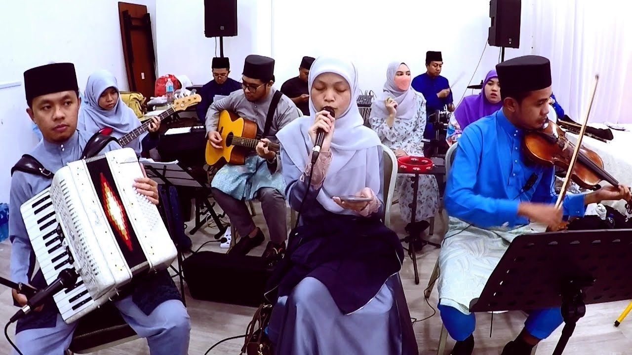 "Kaparinyo" (live performance) ft. Seri Berunai - YouTube