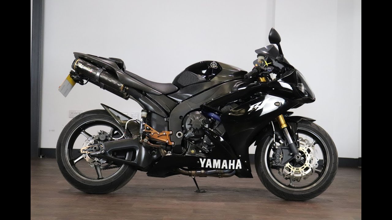 YAMAHA YZF R1 4c8 2007 - WALK AROUND VIDEO TOUR & START UP - YouTube