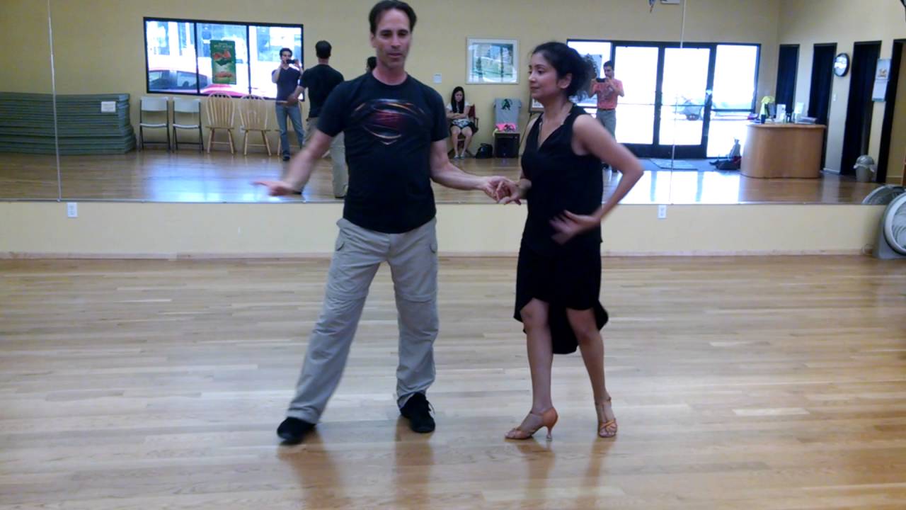 Rumba twist turn fan sliding doors natural opening hiptwist fan - YouTube