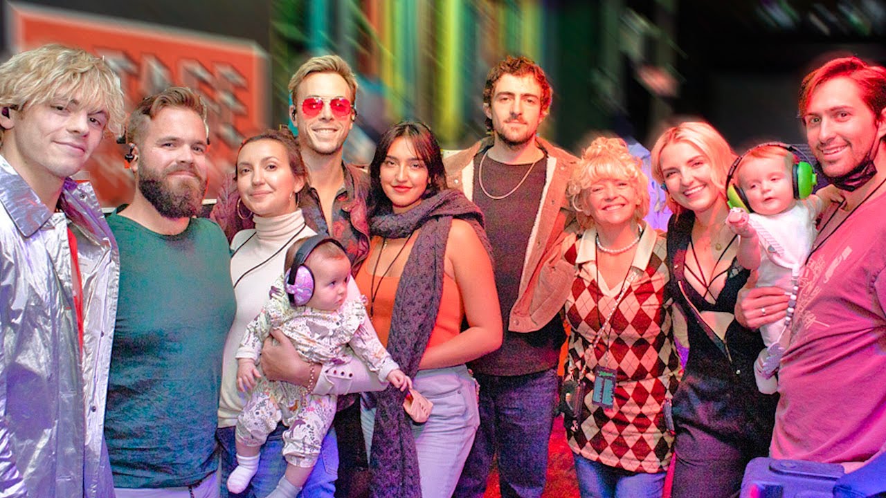 LYNCH FAMILY THANKSGIVING on TOUR! - YouTube