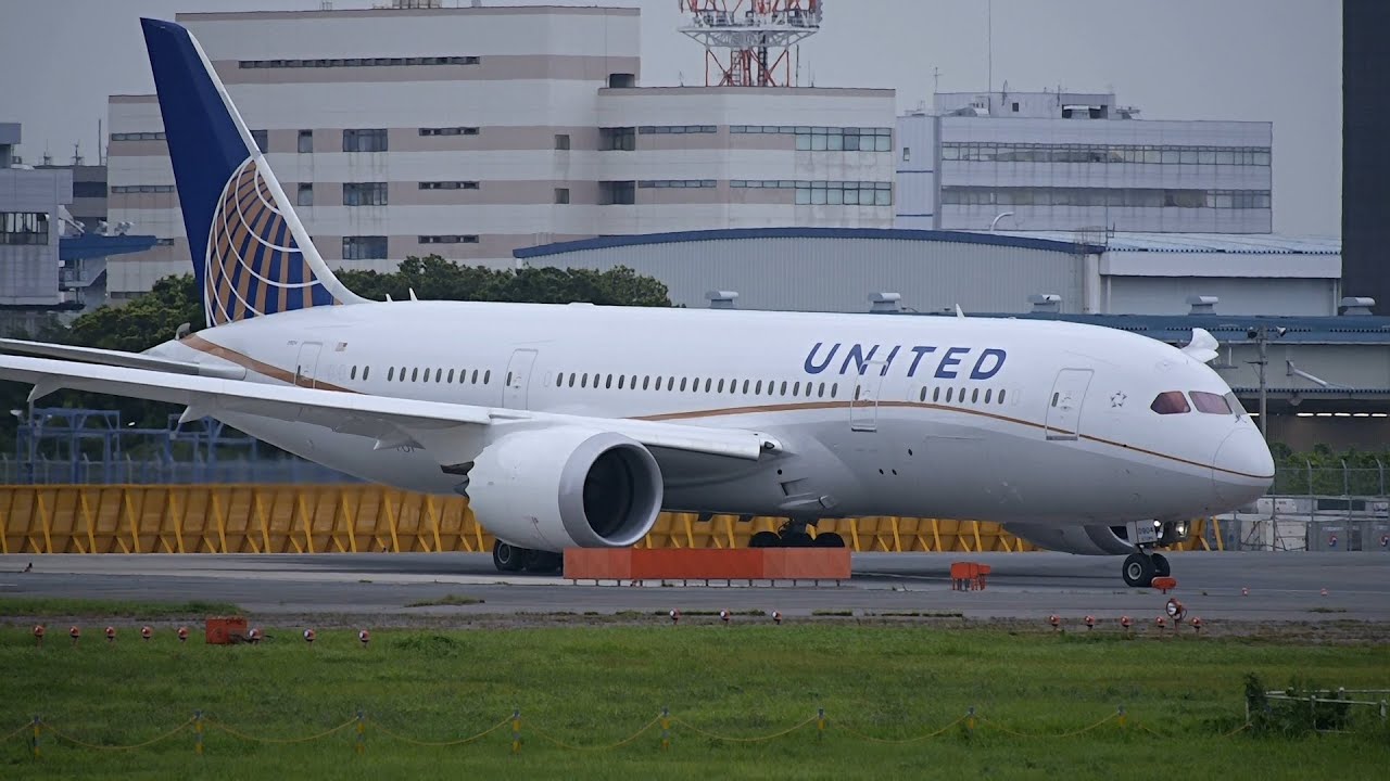 United Airlines Boeing 787-8 N20904 Takeoff from NRT 16R - YouTube
