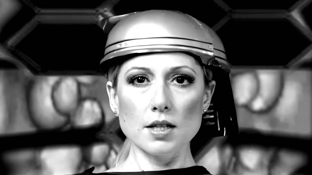 DJ COLETTE "GIVE SOMETHING TO ME" - YouTube