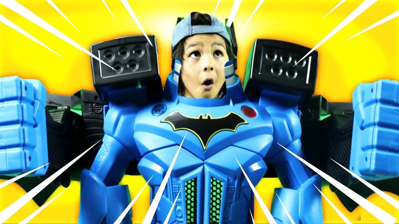 Giant Batman Robot Leo shrinks to drive the batman robot part 1 - YouTube