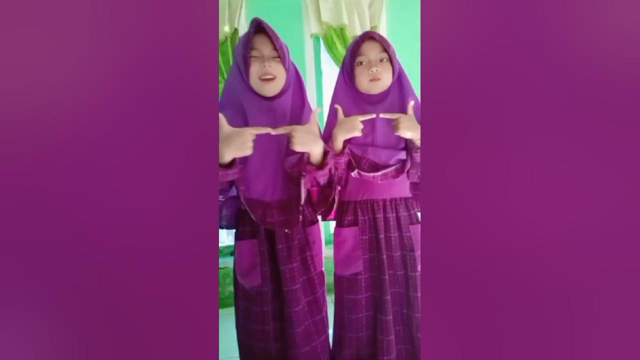 Adek kembar zhifa dan zhira - YouTube