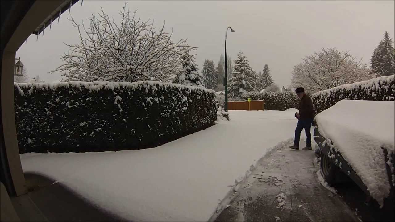 Snow in Maple Ridge Dec 20 2013 - YouTube