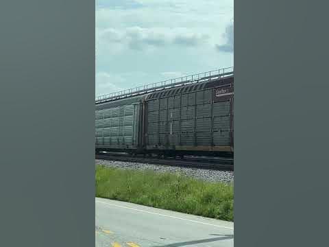 Rear Up dpu of an autorack train - YouTube