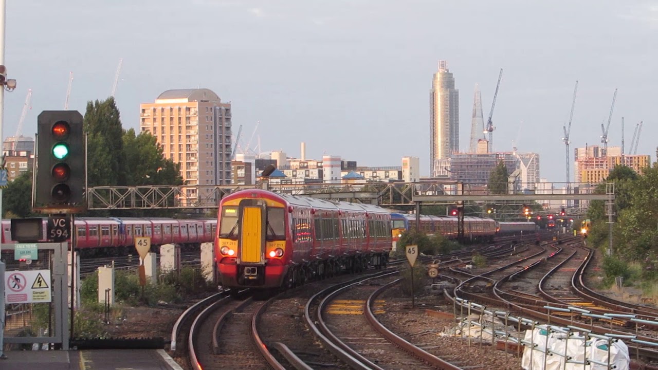 Gatwick Express Class 387 211 passing Clapham Junction for London ...